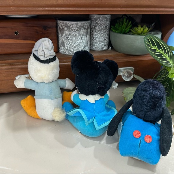 Disney | Toys | Walt Disney 984 Mickeys Christmas Carol Plush Set 3 ...